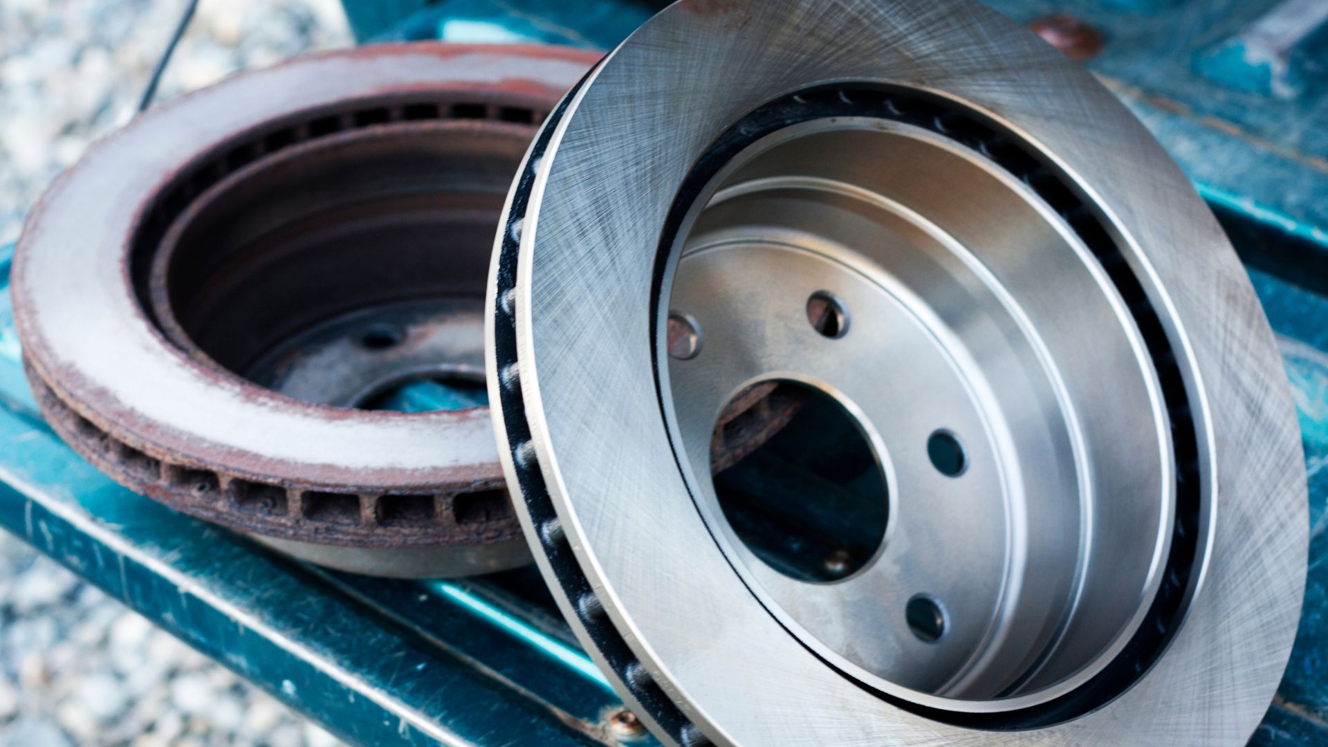 Tanda-Tanda Rotor Rem Mobil Anda Perlu Diganti Segera!